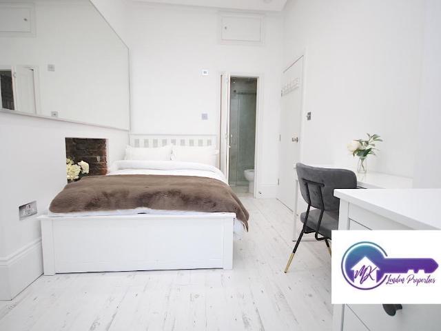 Room at Mortimer Crescent, Greater London