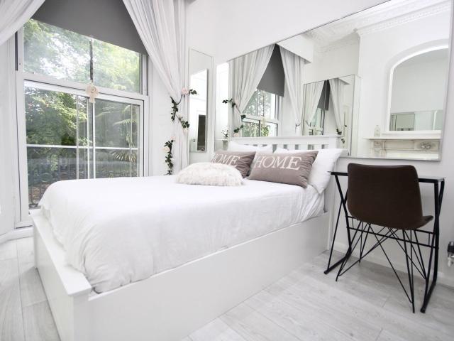 Room at Mortimer Crescent, Greater London