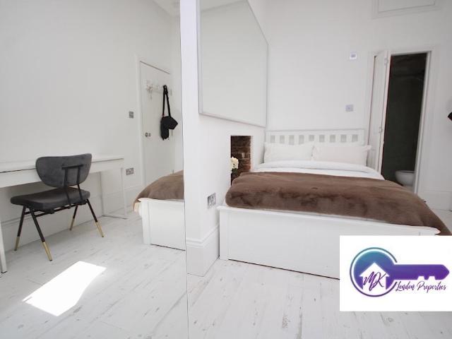 Room at Mortimer Crescent, Greater London