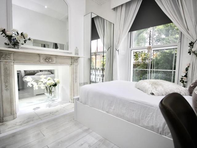 Room at Mortimer Crescent, Greater London