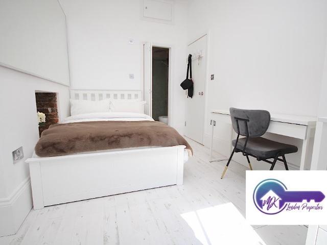 Room at Mortimer Crescent, Greater London