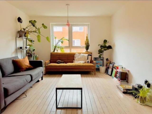 Room at Mortlock Close, Greater London