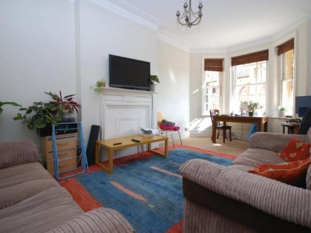 Room at Mowll Street, Greater London