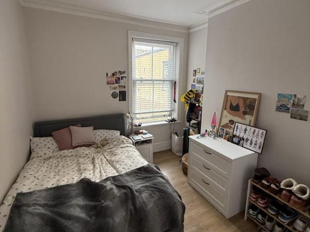 Room at Mowll Street, Greater London