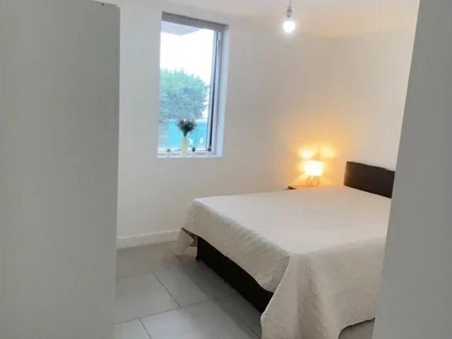 Room at Motley Street, Greater London