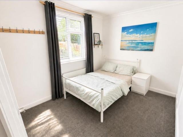 Room at Mount Pleasant, Bristol