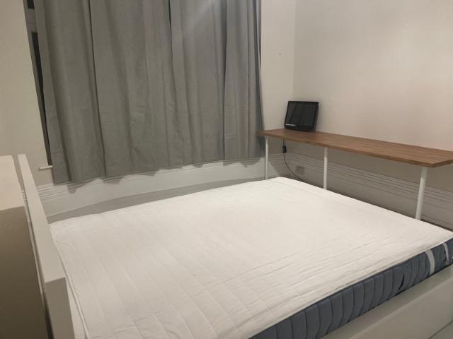 Room at Mount Pleasant, Greater London