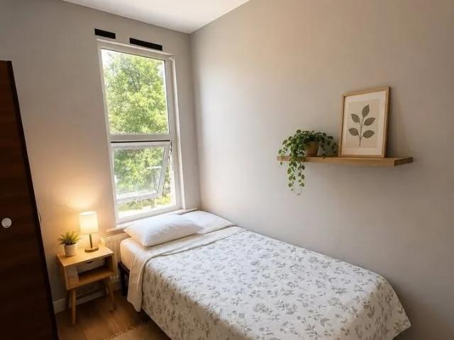 Room at Mount Pleasant Road, Greater London