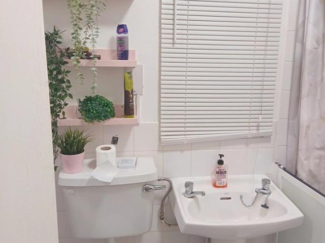 Room at Mount Pleasant Road, Greater London