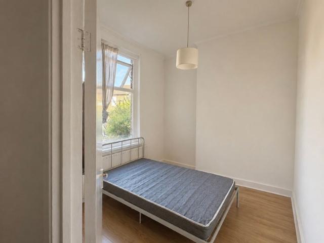 Room at Mount Pleasant Road, Greater London