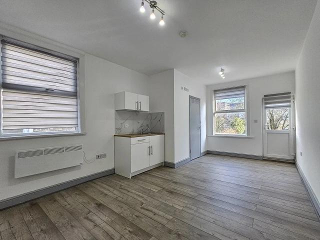 Room at Mount Pleasant Road, Greater London