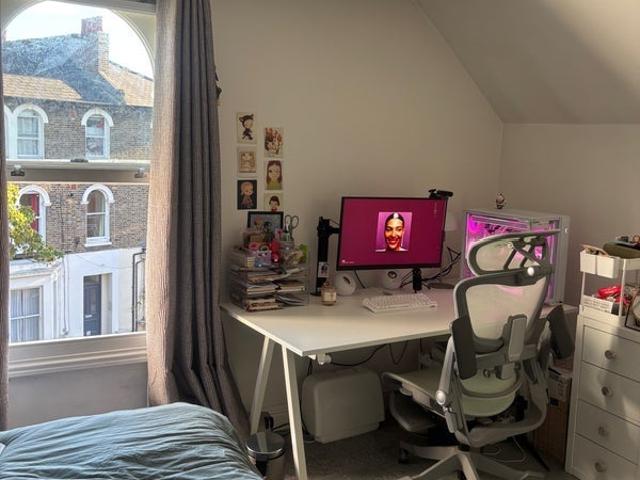 Room at Mount Pleasant Road, Greater London