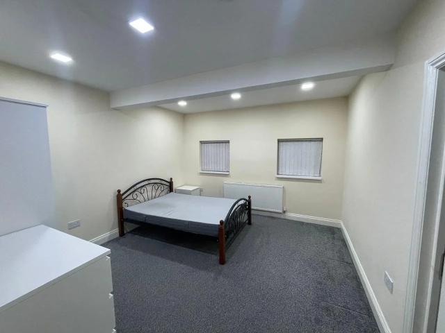 Room at Mount Stewart Avenue, Greater London