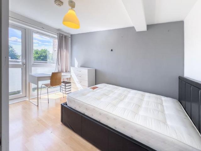 Room at Nursery Close, Greater London