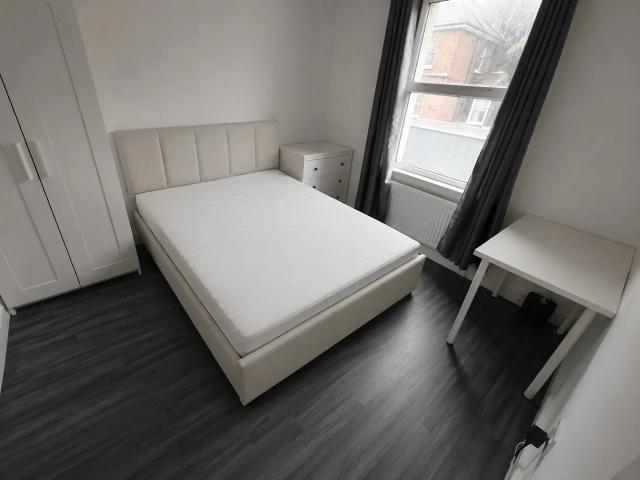 Room at Nursery Street, Greater London