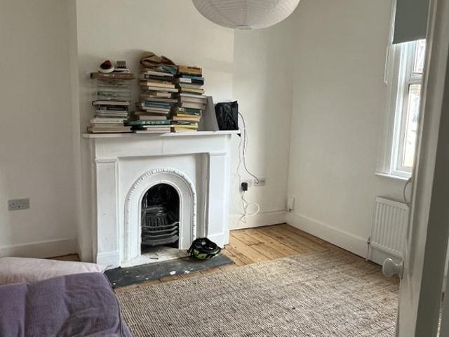 Room at Nursery Street, Greater London