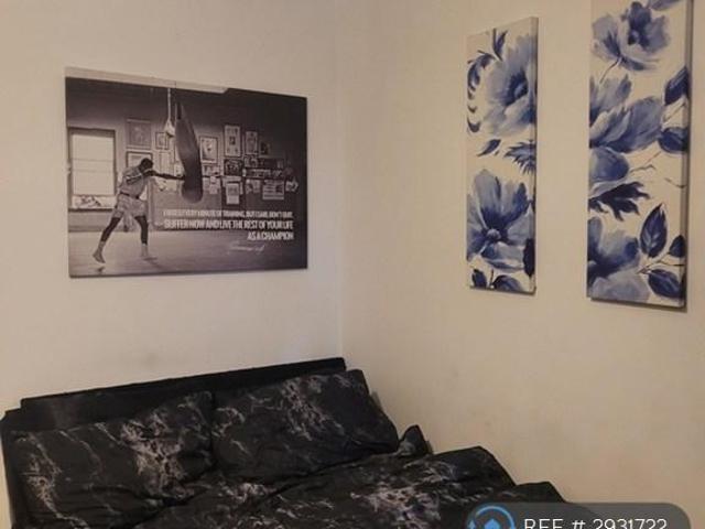 Room at Napier Road, Greater London