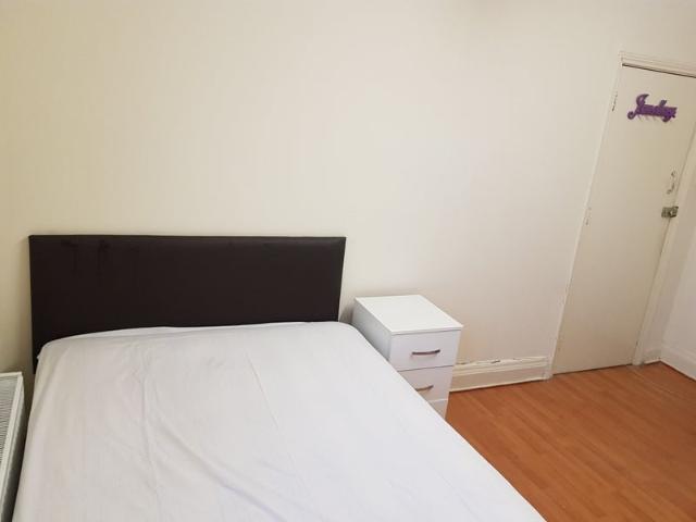 Room at Narborough Road, Leicester