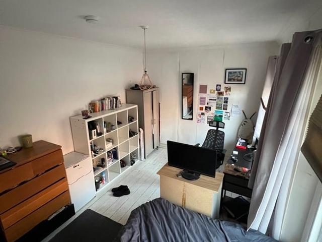 Room at Navarino Road, Greater London