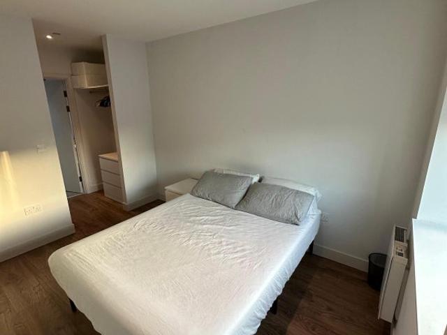 Room at New Union Street, Manchester