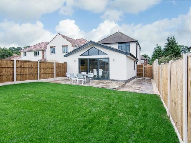 Room at New Vale Road, Gedling
