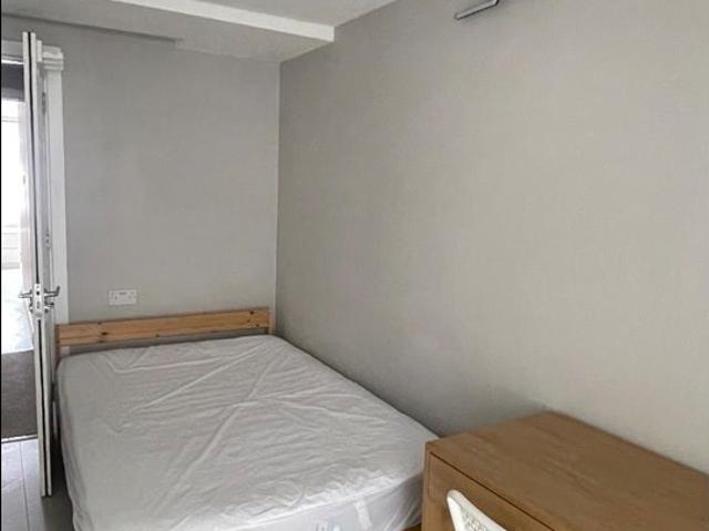 Room at New Cross Road, Greater London