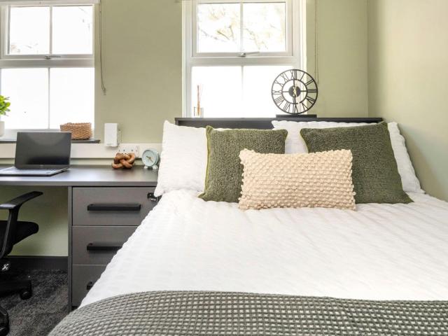 Room at New Cross Road, Greater London