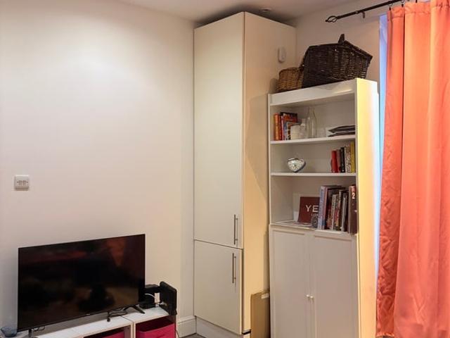 Room at New Cross Road, Greater London