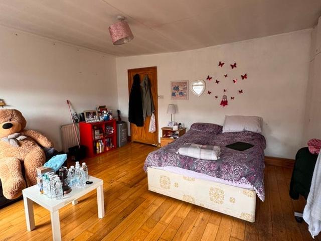 Room at New Cross Road, Greater London