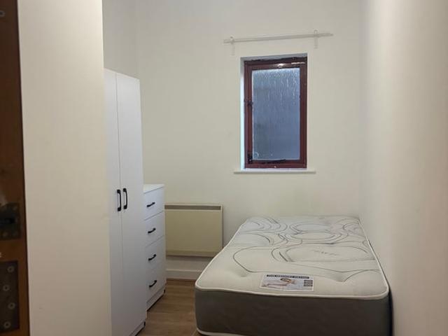 Room at New Cross Road, Greater London