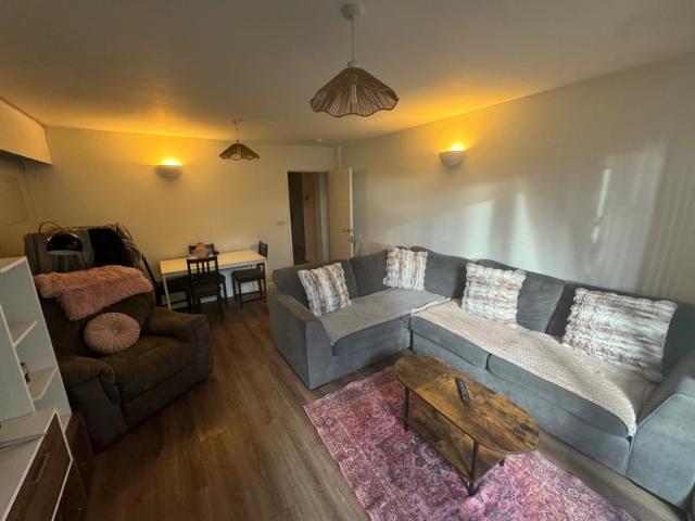 Room at New Cross Road, Greater London