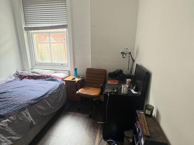 Room at New Cross Road, Greater London