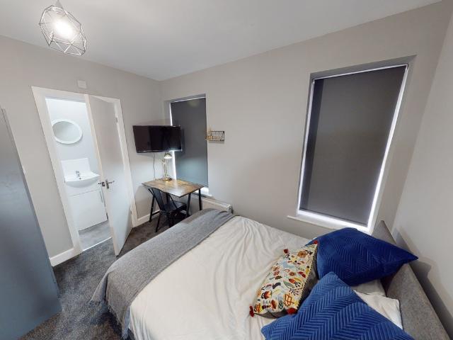 Room at New Cross Street, Salford