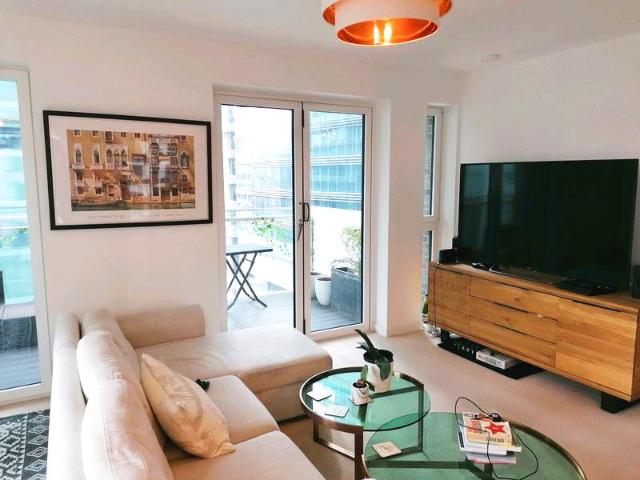 Room at New Drum Street, Greater London