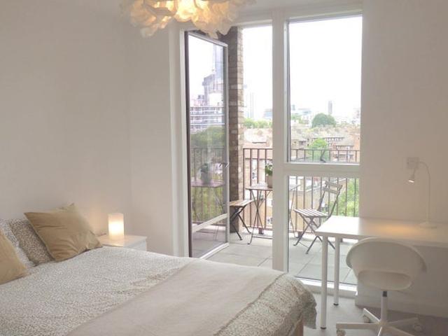 Room at New Kent Road, Greater London