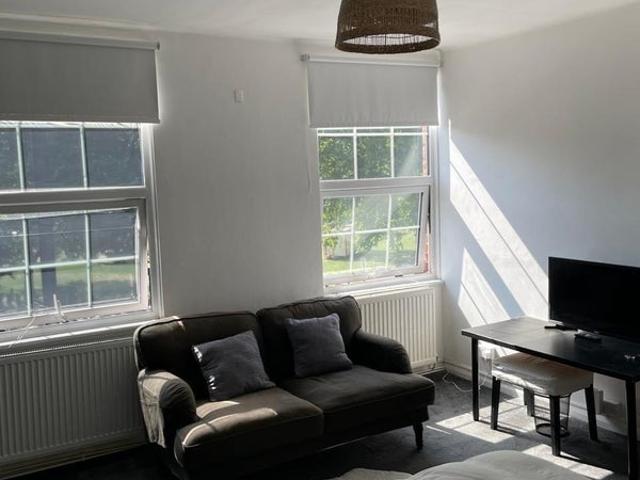 Room at New King's Road, Greater London
