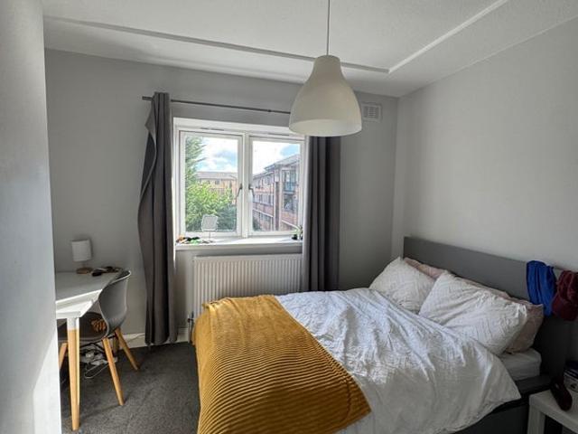 Room at New North Road, Greater London
