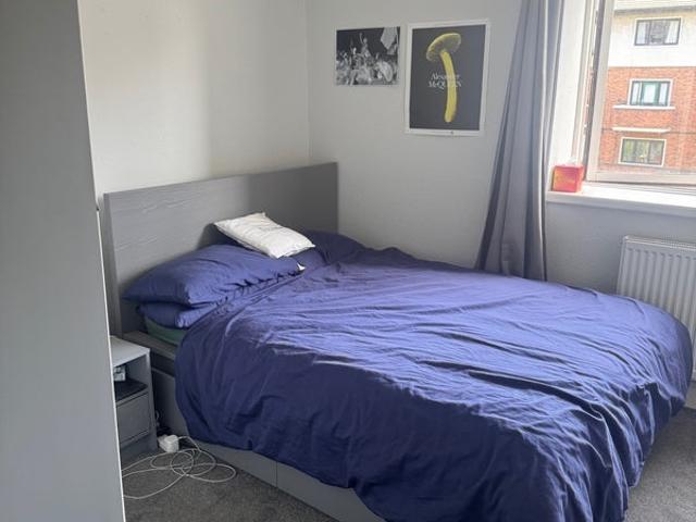 Room at New North Road, Greater London