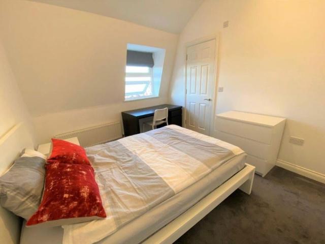 Room at New Park Road, Greater London