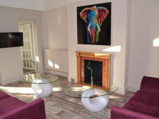 Room at New Road, Bristol