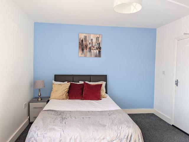 Room at Newmans Road, Gravesham