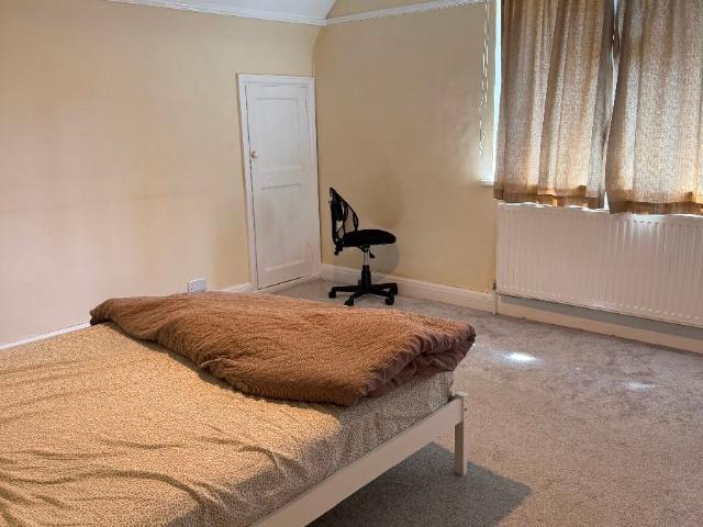 Room at Newark Way, Greater London