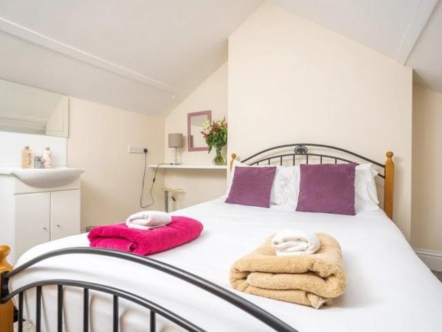 Room at Newbridge Road, Bath