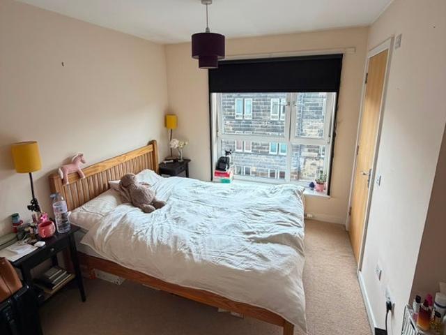 Room at Newhaven Road, City of Edinburgh