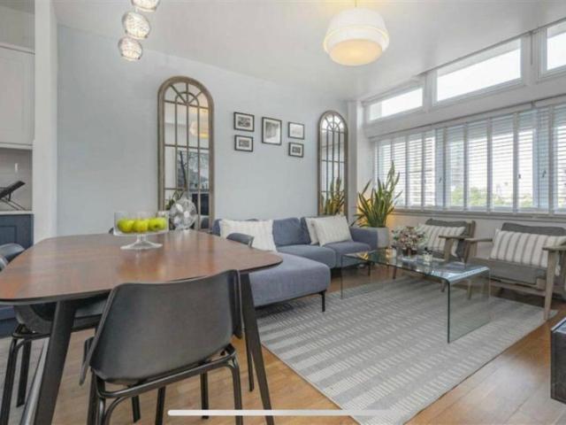 Room at Newington Causeway, Greater London