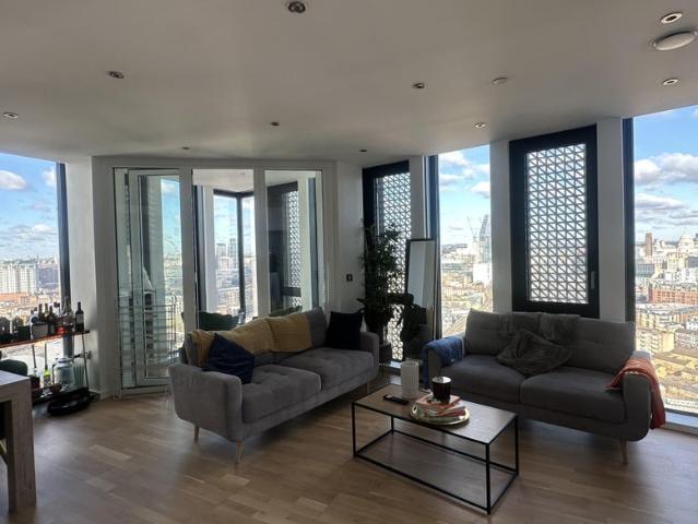 Room at Newington Causeway, Greater London