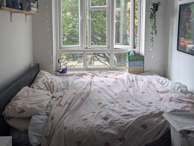Room at Newington Green Road, Greater London