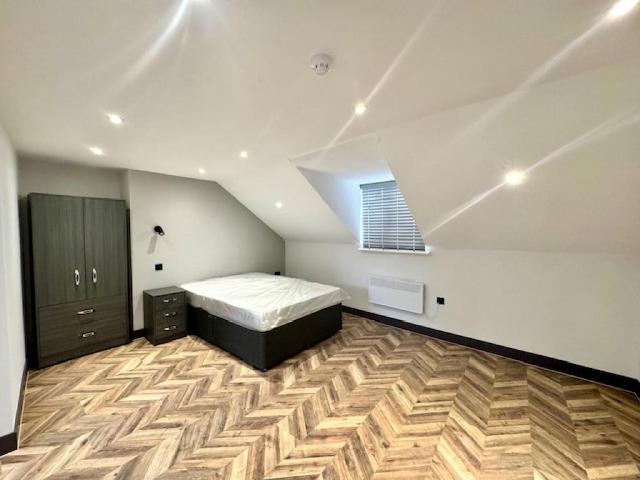 Room at Newington Green Road, Greater London