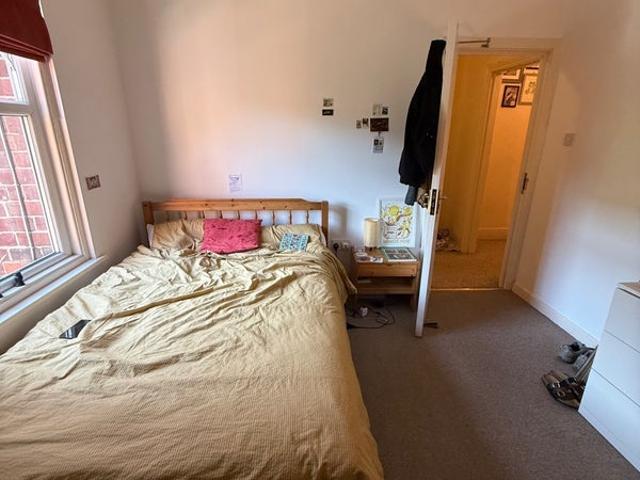 Room at Newington Road, Sheffield
