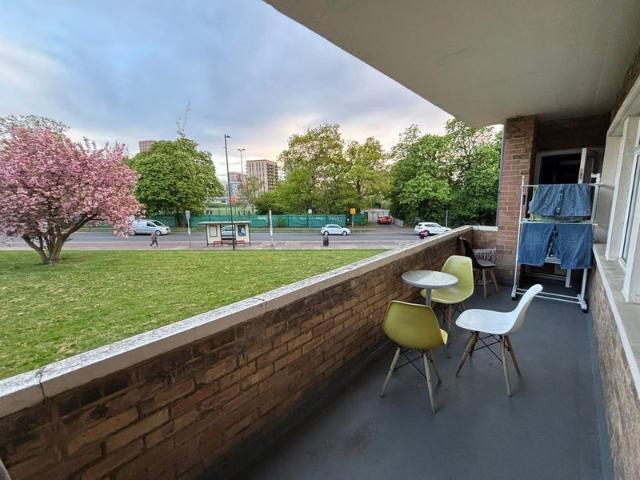 Room at Newland Court, Greater London